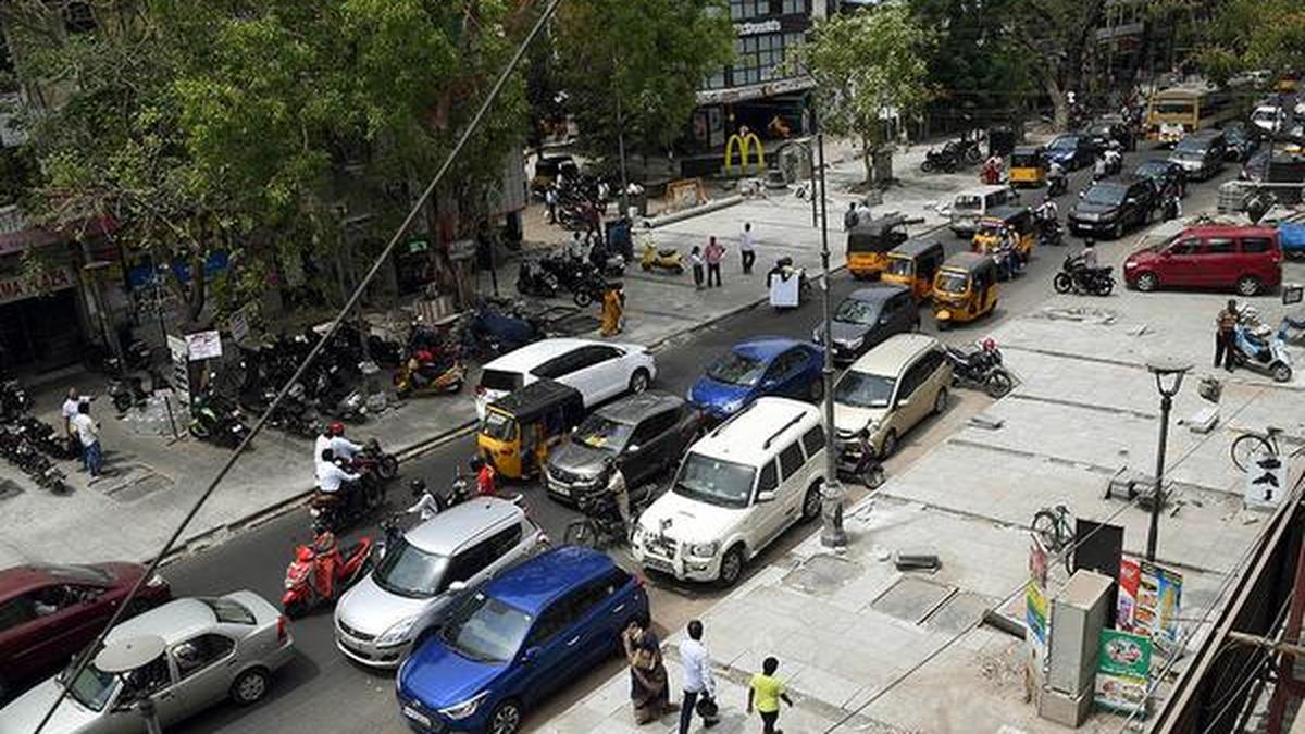 Theagaraya Road awaits its promised makeover - The Hindu