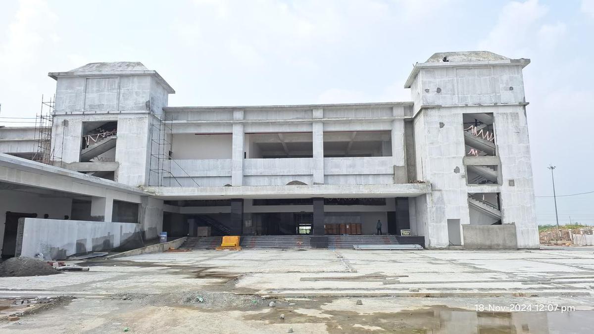 Kuthambakkam bus terminus to be completed by March next year - The Hindu