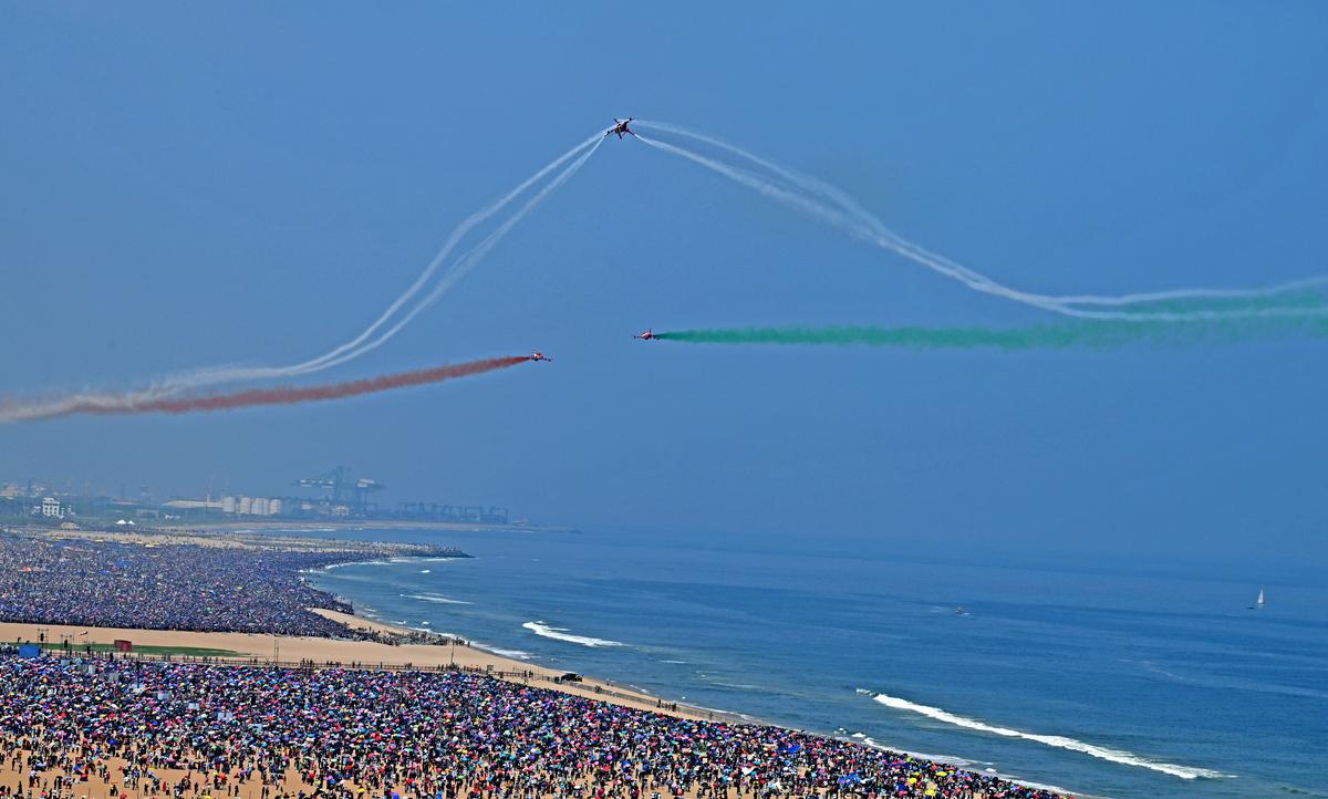 Chennai enthralled by the IAF Air Show at Marina after a gap of 21 ...