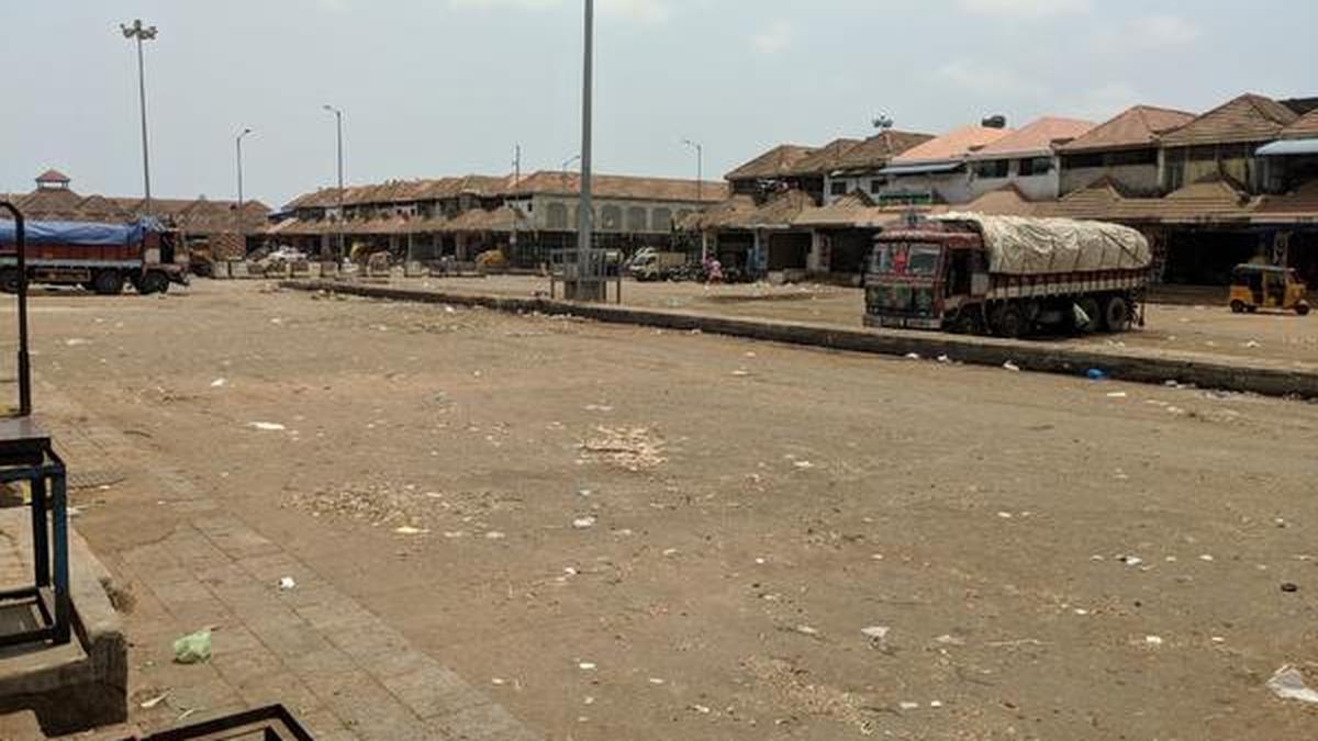 Koyambedu market to bar heavy vehicles in the afternoons - The Hindu