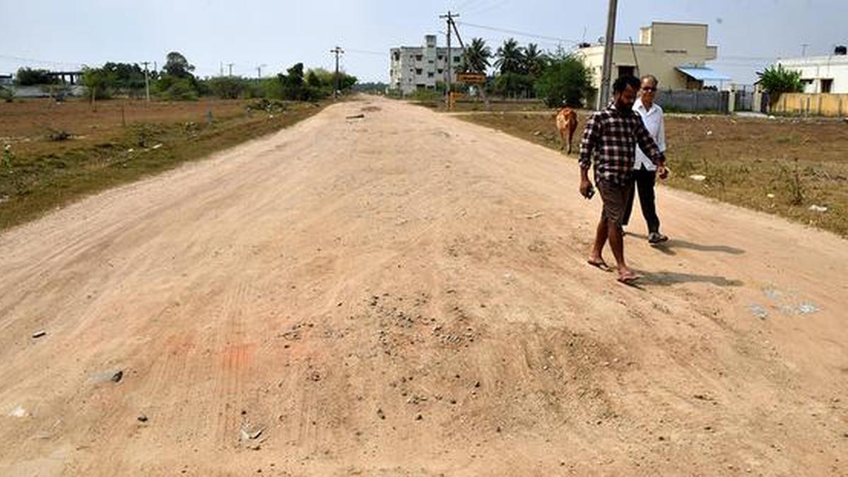 Manickapuram residents seek sea change - The Hindu