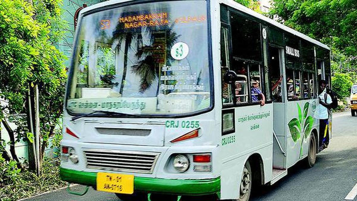 MTC cuts back on small bus service after losing market share to autos ...