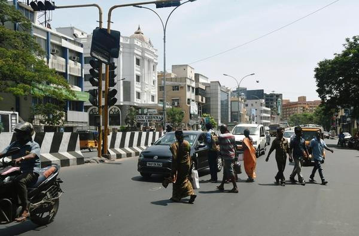 The ordeal of crossing Anna Salai near Kamaraj Arangam - The Hindu