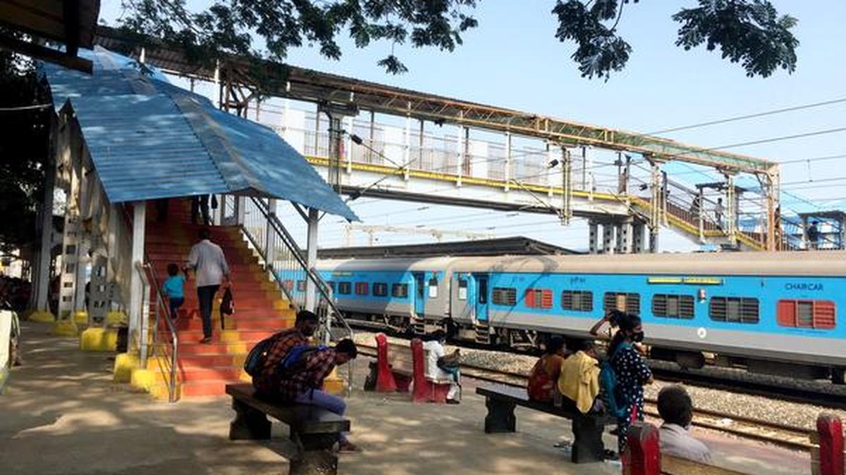 FOB at Ambattur railway station leaves commuters gasping - The Hindu