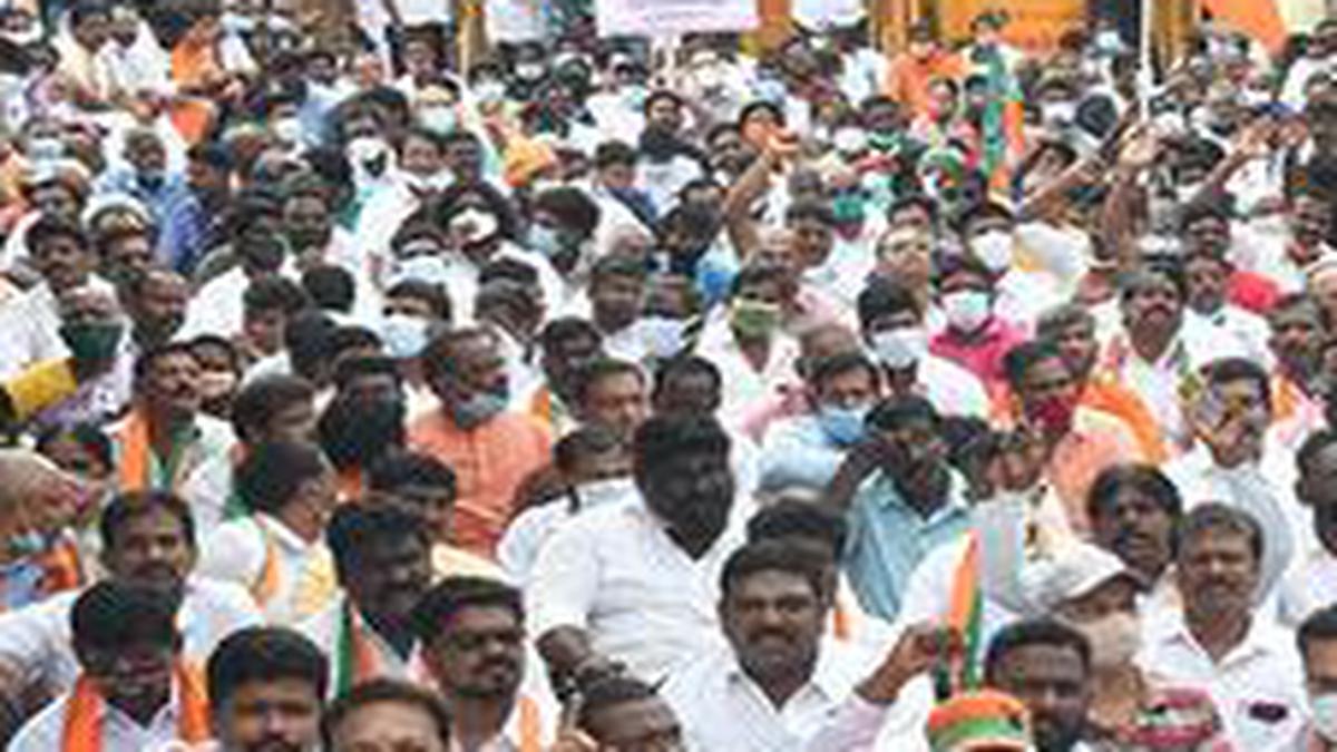 BJP stages protest demanding CBI probe into student’s death - The Hindu BJP stages protest demanding CBI probe into student’s death - The Hindu