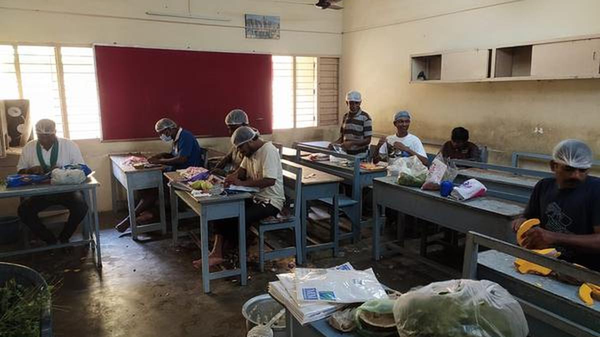 Community kitchens ensure no one goes hungry - The Hindu
