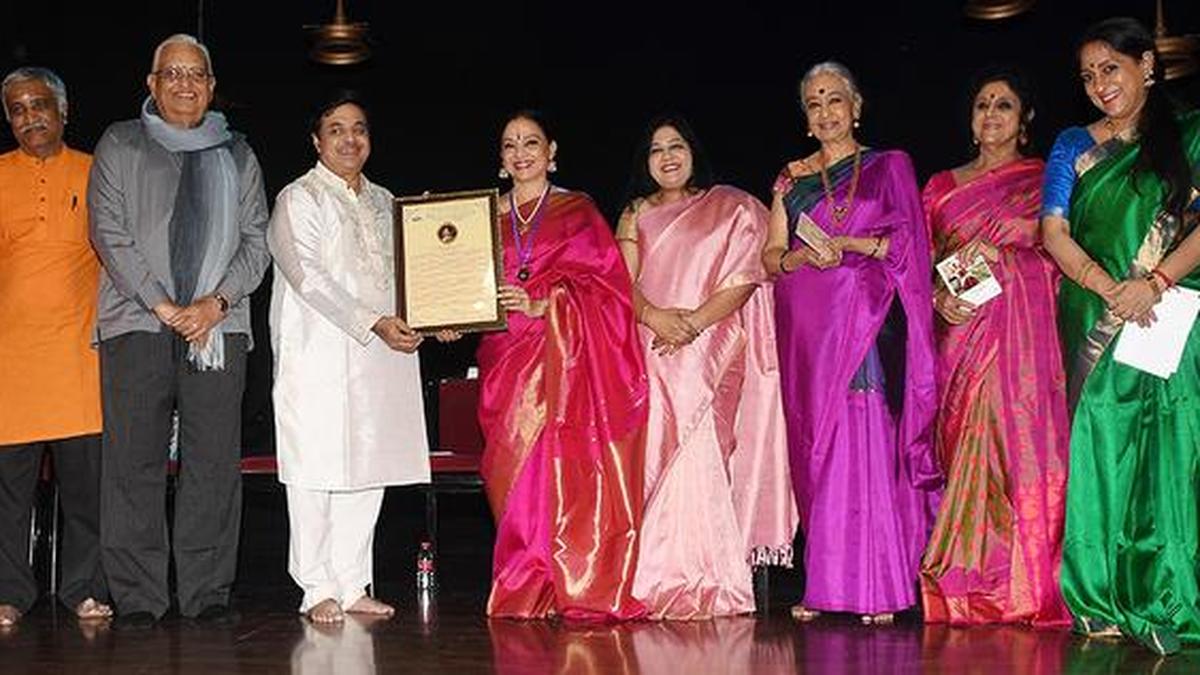 Artistes honoured at Natya Darshan meet - The Hindu