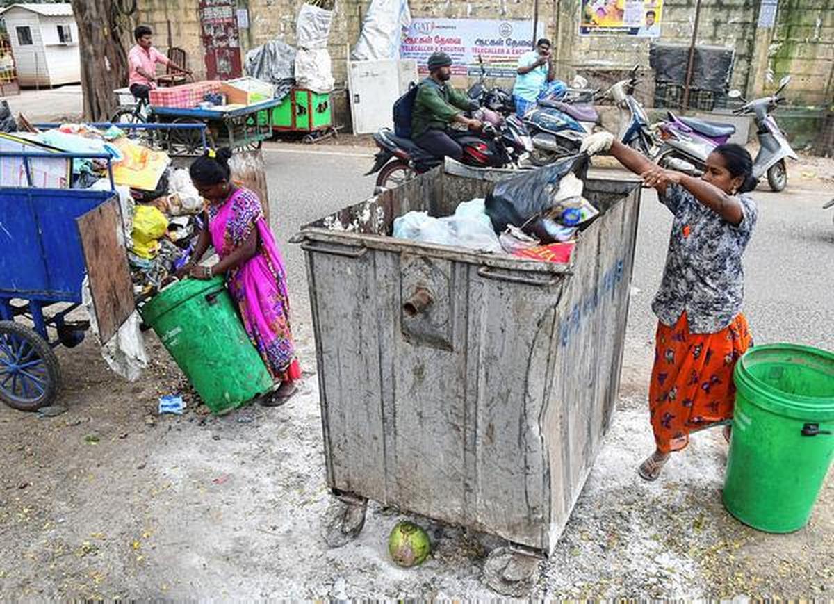 Conservancy workers bear the burden of segregation at source - The Hindu