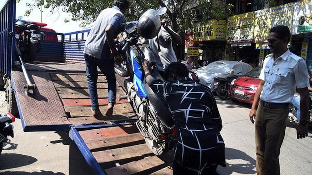 Traffic police to get more recovery vehicles - The Hindu