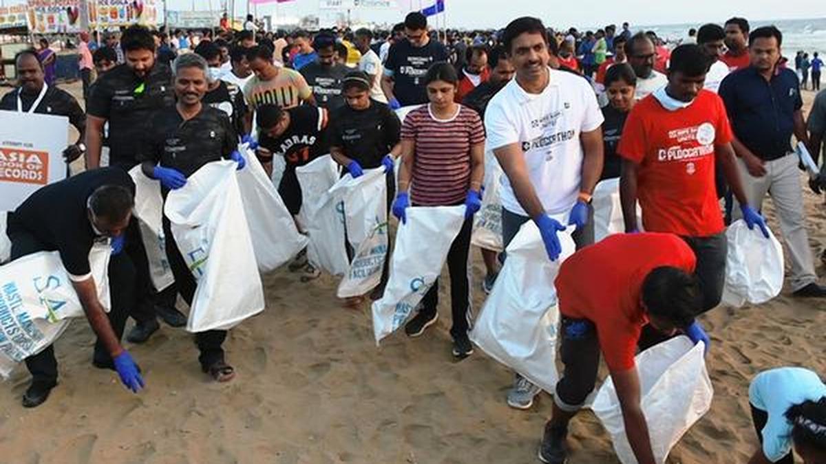 Plogging event attracts 3,000 participants - The Hindu