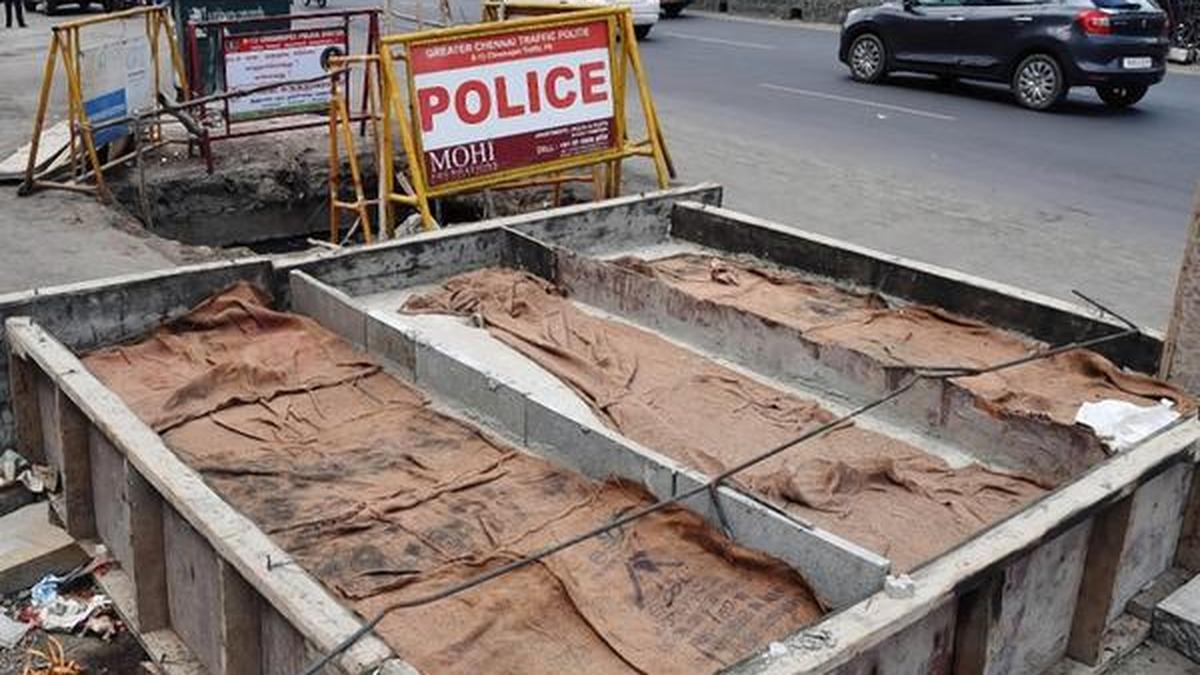 State Highways to close open drain in Chromepet - The Hindu