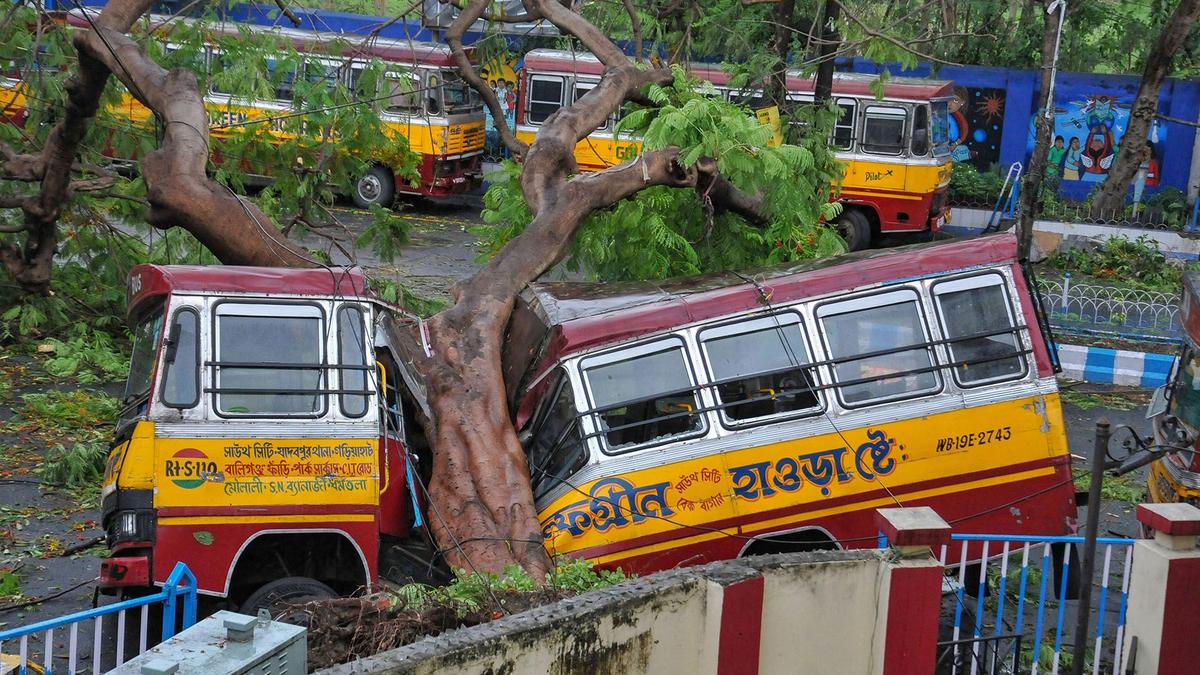 Cyclone Amphan kills 72 in West Bengal, brings life to a halt - The Hindu