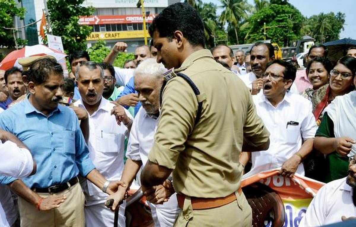Road work: protesters block highway - The Hindu