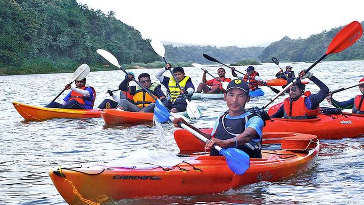 Kayaking in Chaliyar, a crowd puller - The Hindu