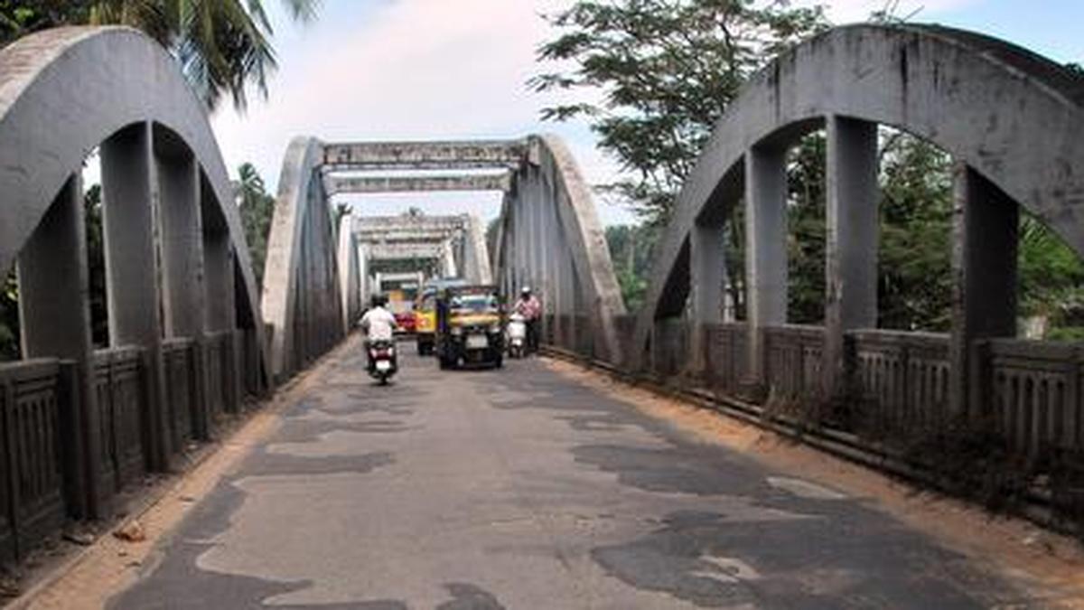 Decrepit Korappuzha bridge to give way to new structure - The Hindu