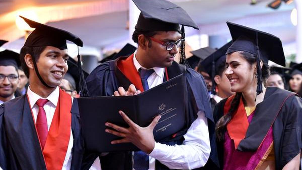 572 IIM-K students get diplomas, fellowships - The Hindu