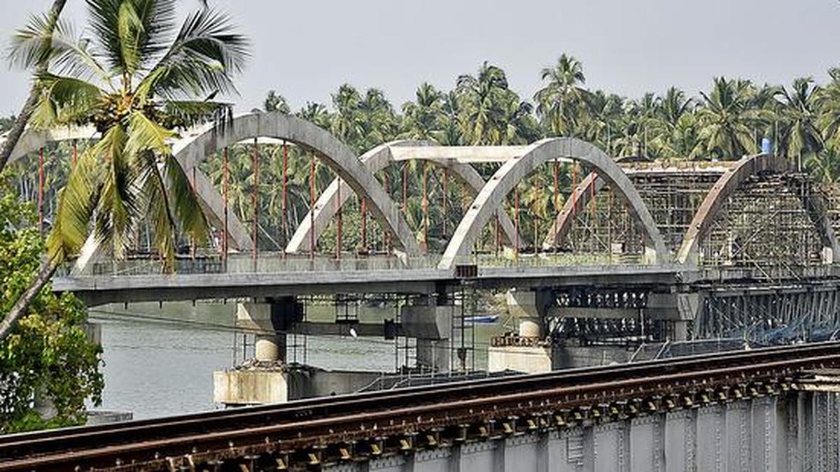 Korapuzha bridge nearing completion - The Hindu