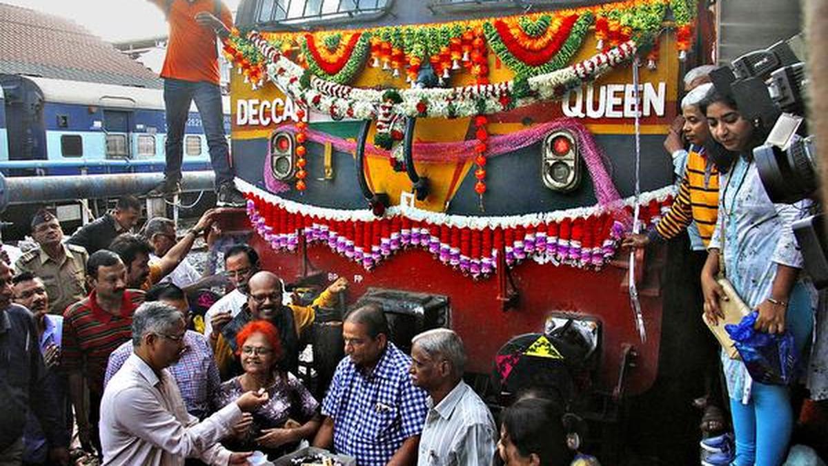 Deccan Queen chugs into the ninth decade of its reign - The Hindu