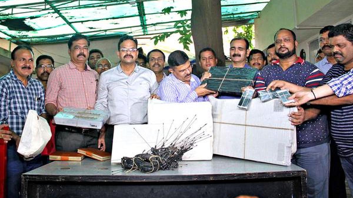 ATS nabs key accused in SIM box racket - The Hindu