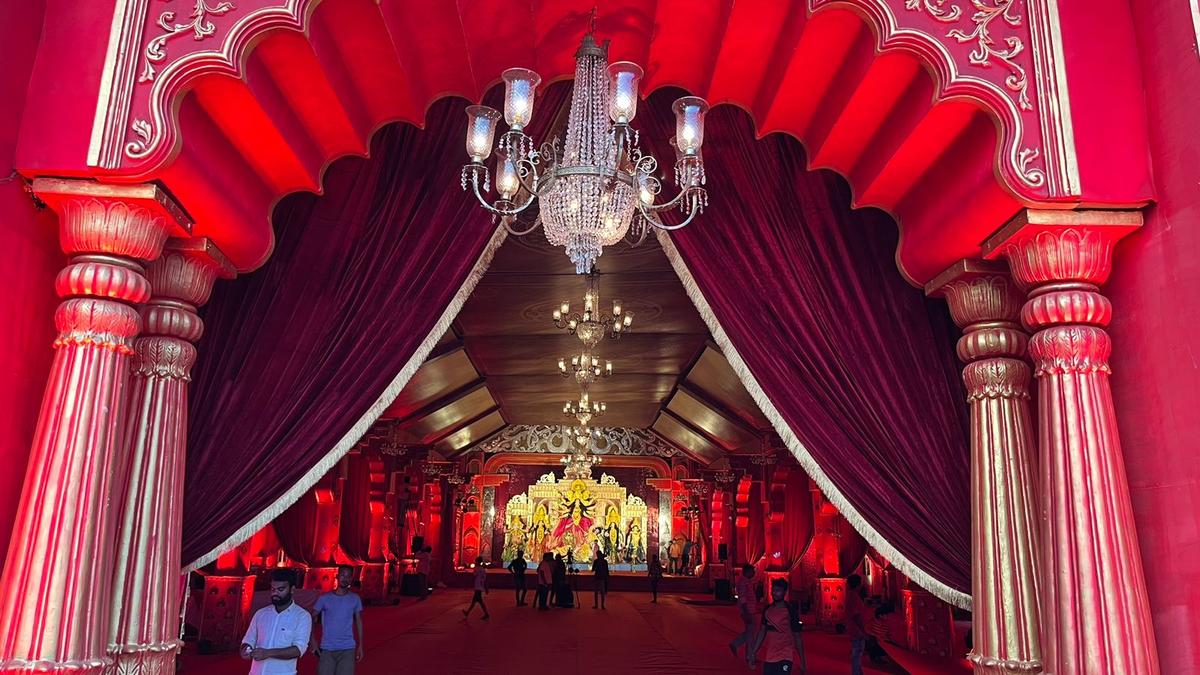 Maharashtra government honours Bengal Club as a heritage Durga Puja ...