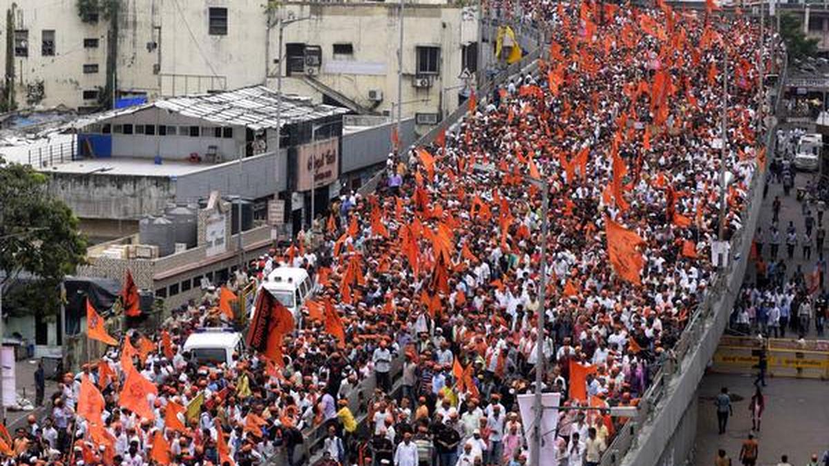 Govt. orders ministers to take up Maratha issues, ensure work - The Hindu