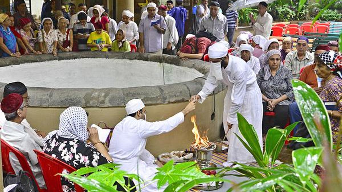 A decade of bonding, praying together at Bhikha Behram Well - The Hindu