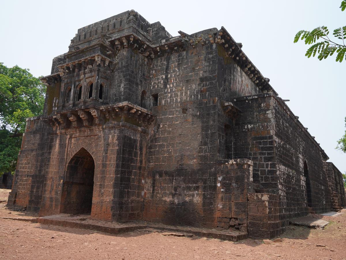 ASI educates and promotes Panhala Fort on World Heritage Day in ...