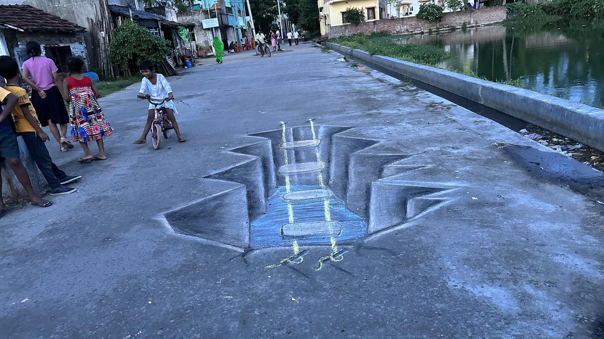 This artist created the illusion of rivers on a busy road in West ...