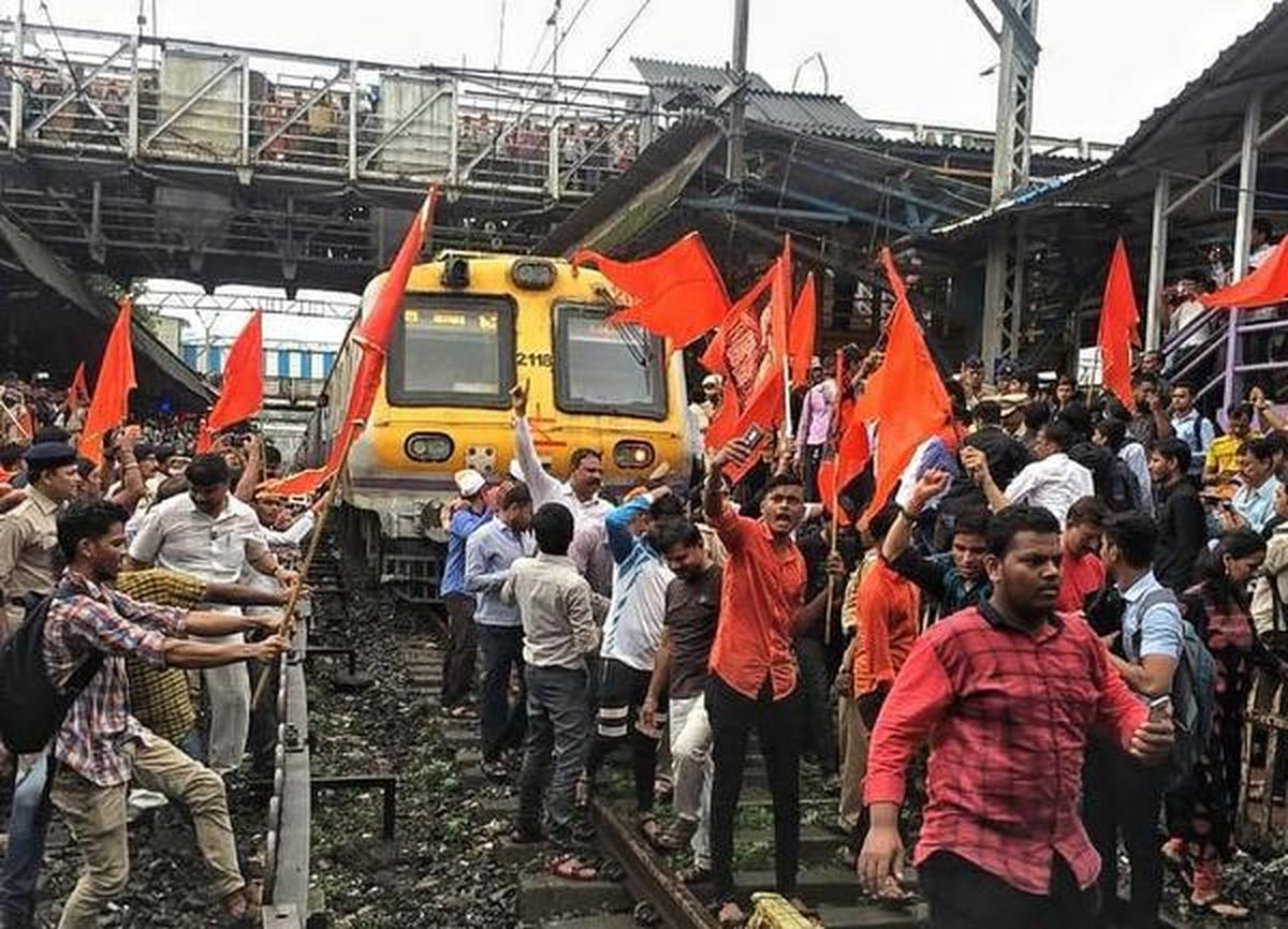 Maratha Kranti Morcha seeking quota calls off Mumbai bandh - The Hindu