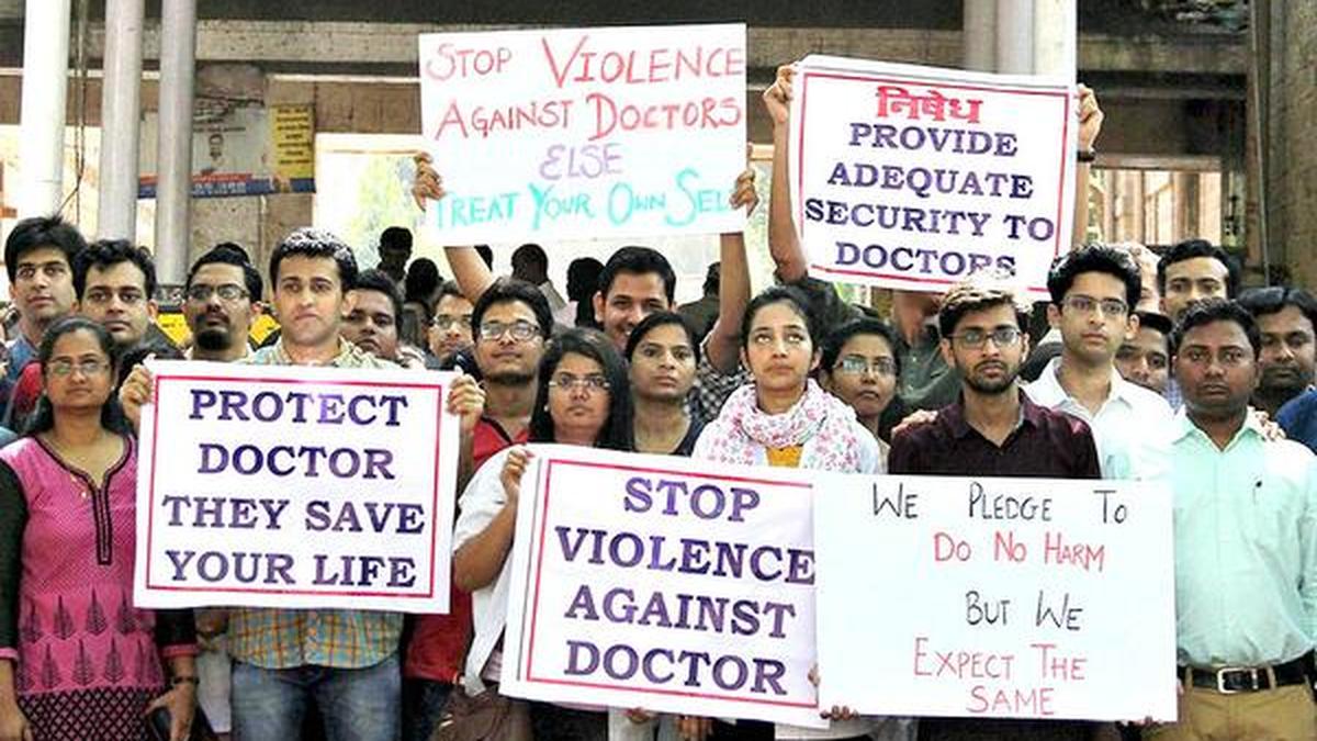 Resident doctor attacked by relatives of dead patient - The Hindu