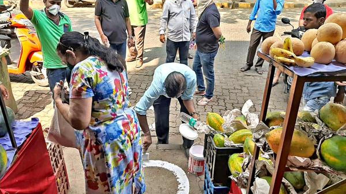 Social distancing: BMC marks pitches outside grocery outlets, veggie ...