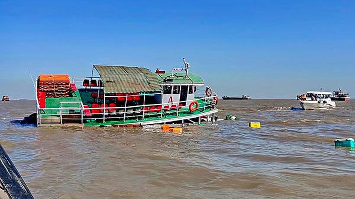Ferry capsizes near Mandwa jetty - The Hindu