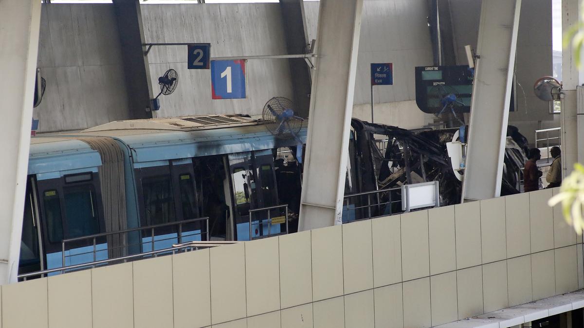 MMRDA suspends monorail services after fire breaks out in Mysore Colony ...