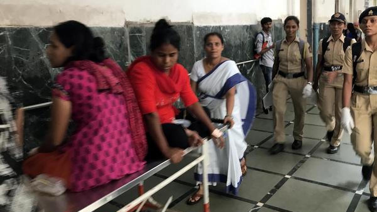 86 inmates of Byculla jail fall ill; contamination suspected - The Hindu