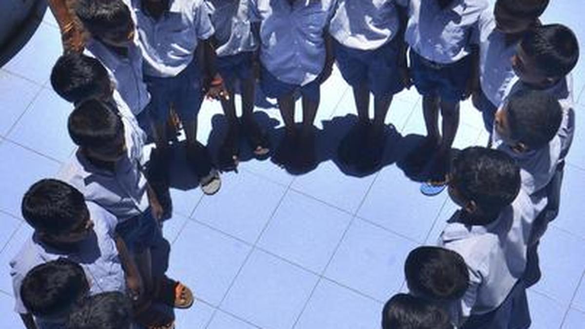 Students experience zero shadow moment - The Hindu