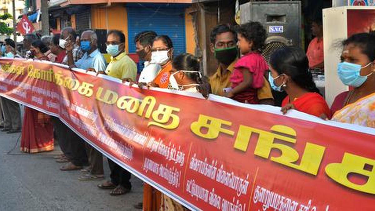 CPI(M) cadre protest over privatisation - The Hindu