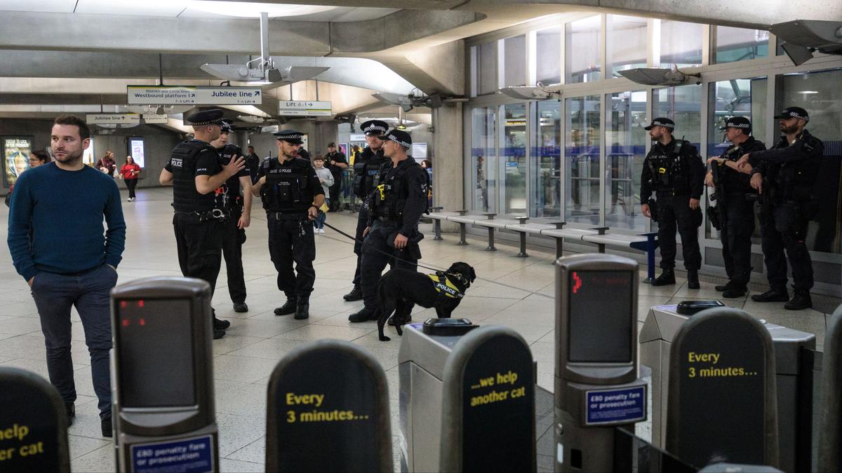 London tube attack: 18-year-old arrested, terror threat level remains ...