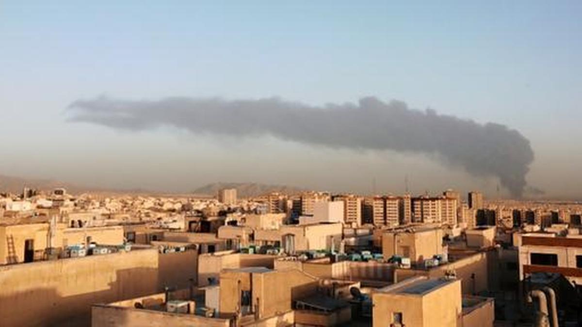 Massive fire breaks out at Iran oil refinery - The Hindu