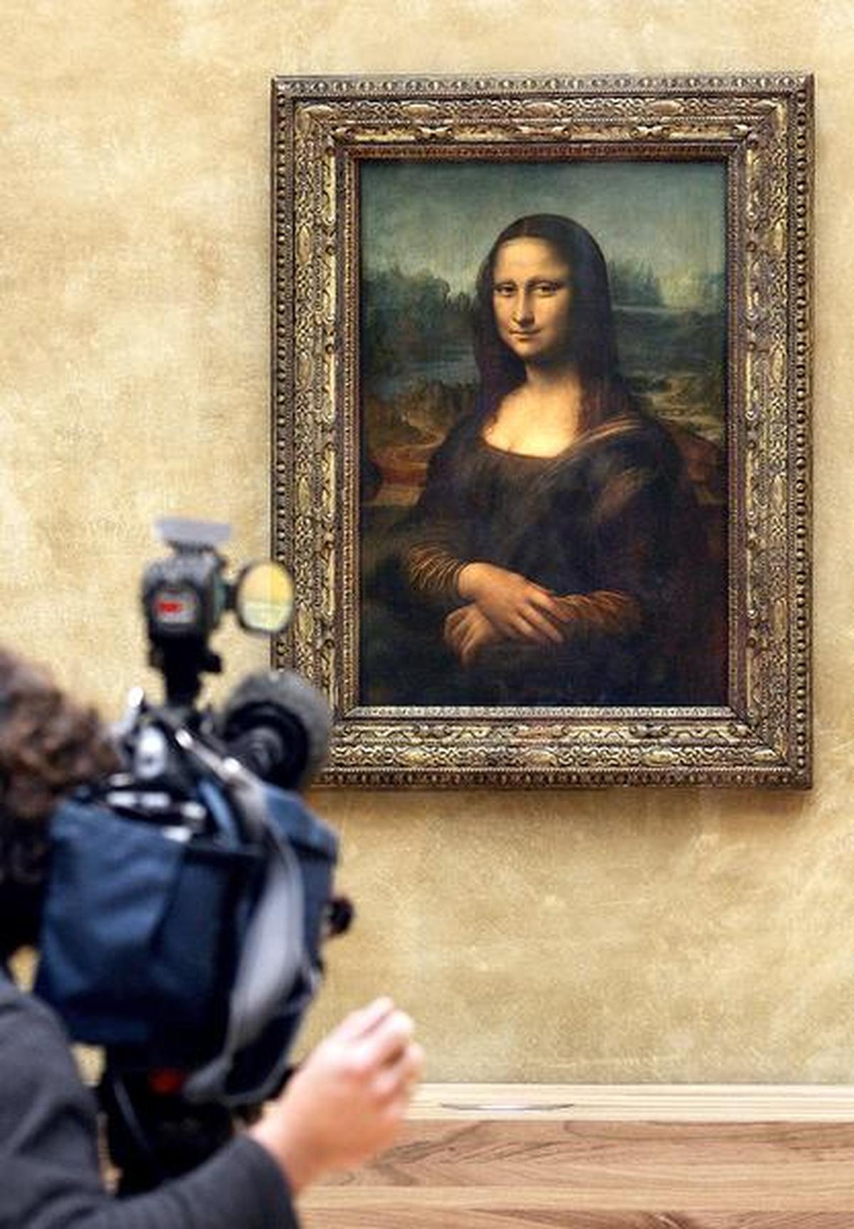 Mona Lisa’s eyes are not following you around the room, says study ...