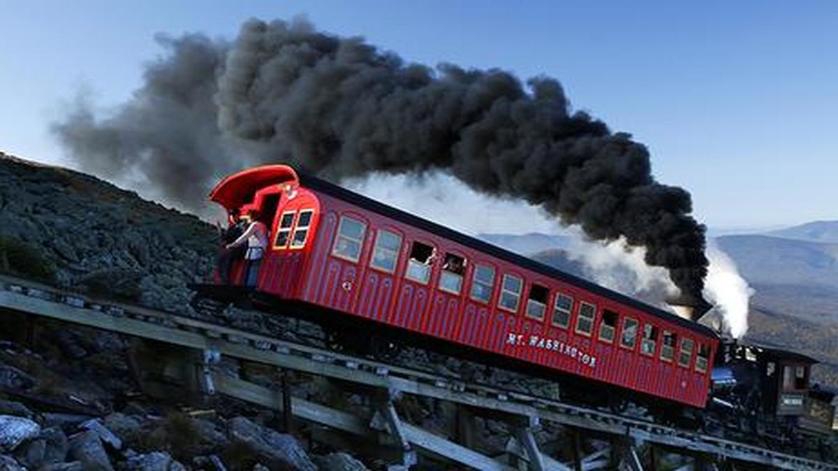 U.S. hiker survives 200-foot fall - The Hindu