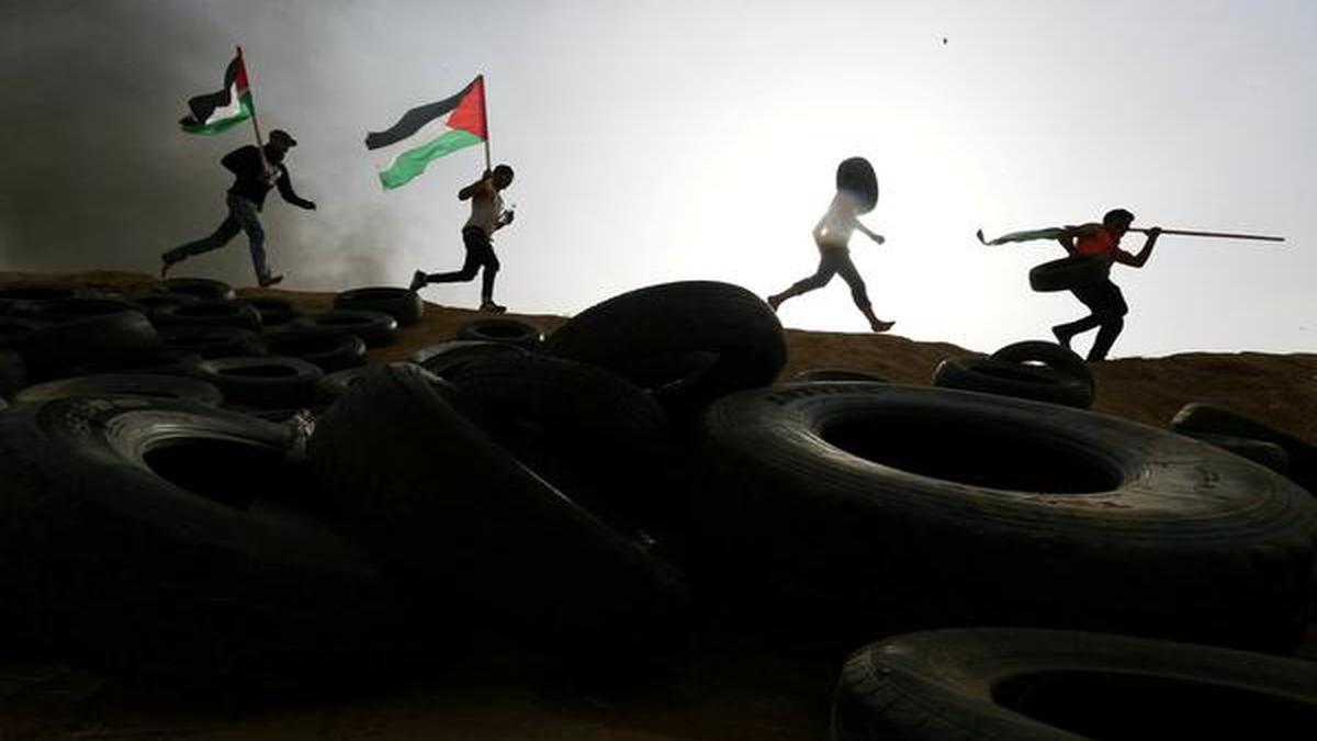 Israeli fire kills Palestinian, Sonia and Rahul lead MPs’ protest, and ...