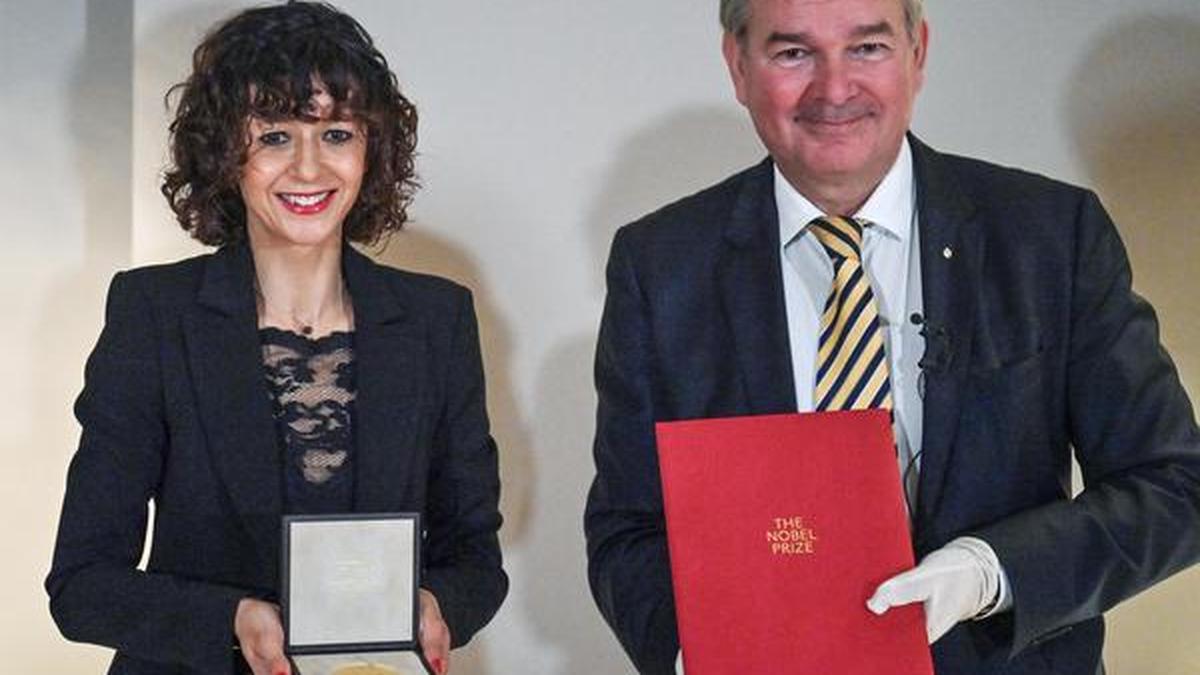 Nobel laureates receive prizes at home amid pandemic - The Hindu