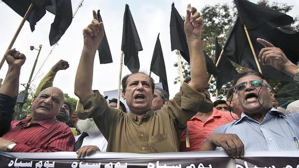 Pakistan ruling party’s tweets spark fresh censorship concerns - The Hindu