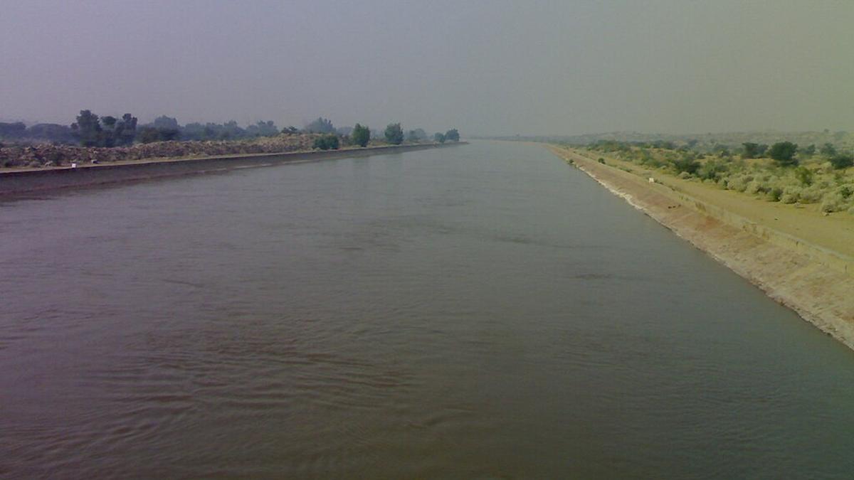 Soldier dies in Rajasthan after Army tank sinks in Indira Gandhi canal ...