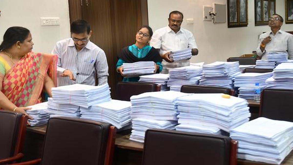 Govt explores possibility of single voter list for LS, assembly, local ...