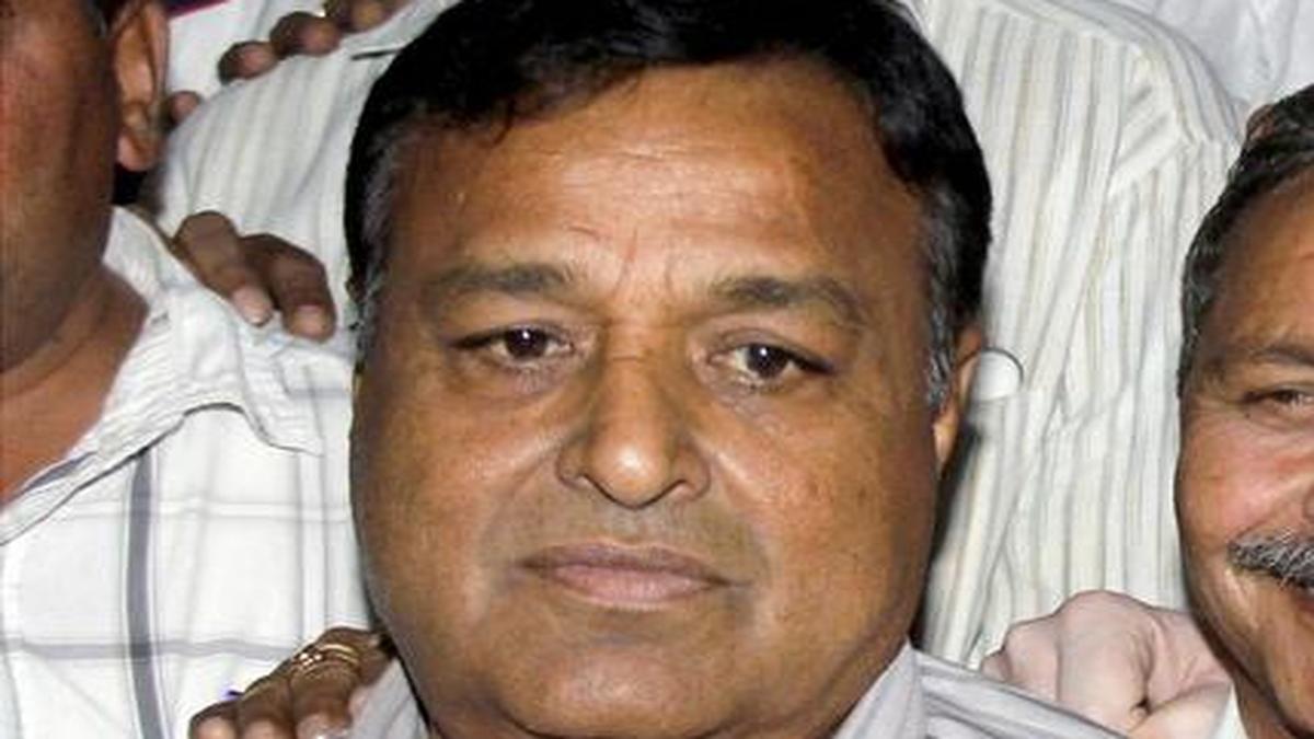 Gujarat court convicts former BJP MP Dinu Solanki for RTI activist Amit Jethwa murder - The Hindu