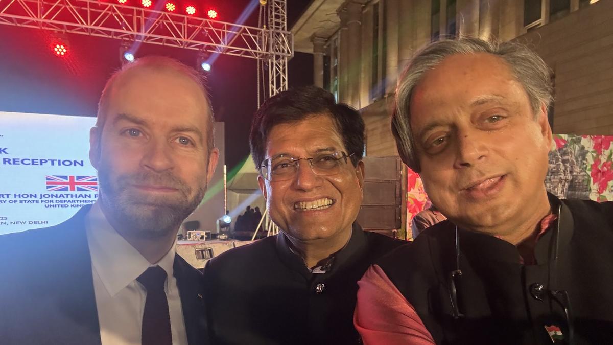 Shashi Tharoor posts selfie with BJP Minister Piyush Goyal; hails ...
