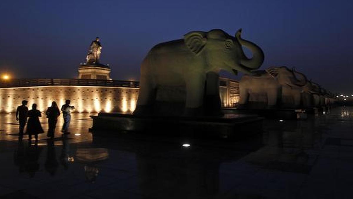 Mayawati has to repay public money used for erecting her statues, BSP ...