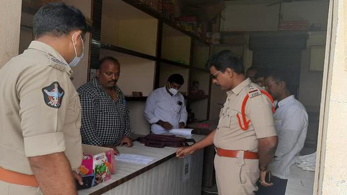 Officers told to get tough on illegal sale of crackers - The Hindu