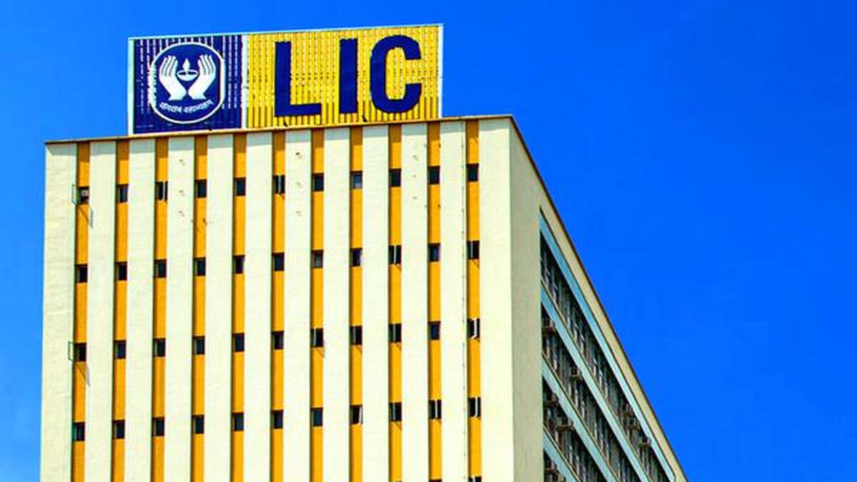 Civil outfit decries LIC disinvestment - The Hindu